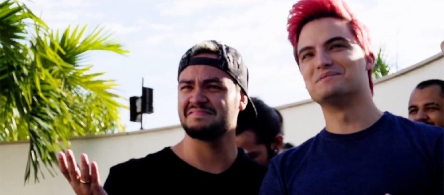 Felipe Neto bate recorde na internet em estreia de canal com o irmão Luccas Felipe Neto bate recorde na internet em estreia de canal com o irmão Luccas