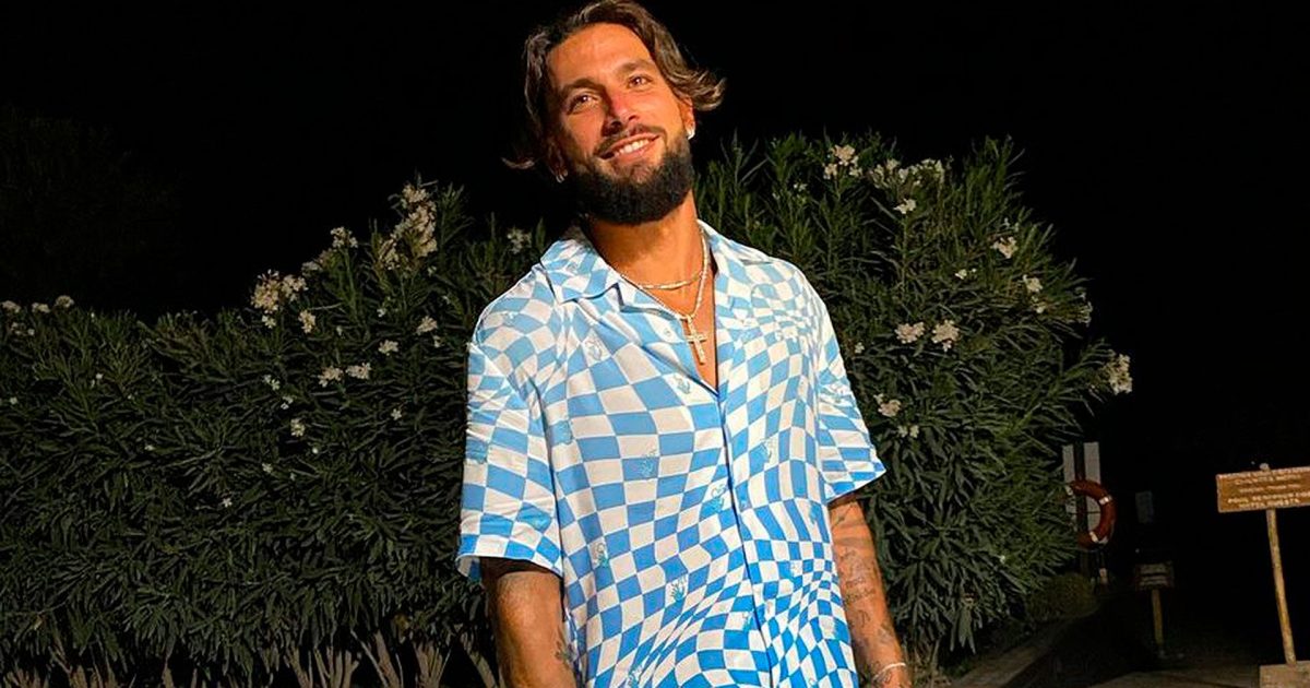 Jota Peleteiro publica una foto con su novia Míriam Ruíz y desvela que