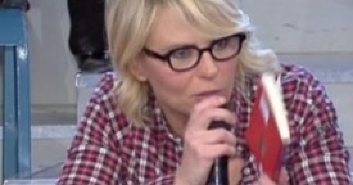 Anticipazioni Uomini e donne 30 gennaio 2014, Anna bacia intensamente ...