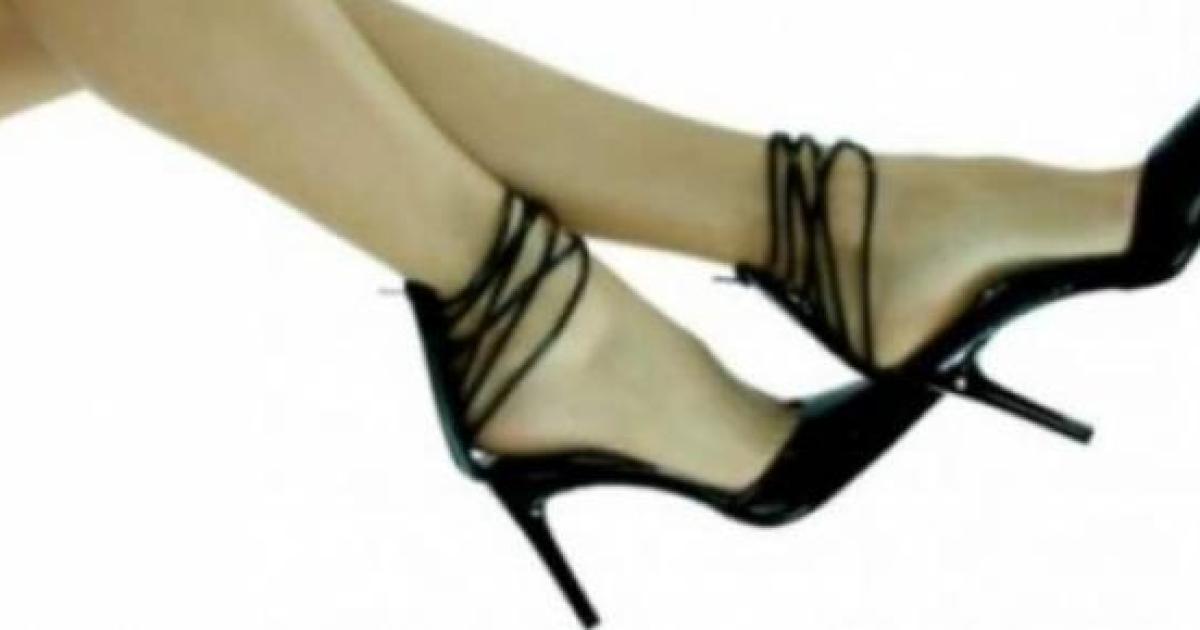Gli uomini preferiscono le ragazze con i tacchi alti, le donne no