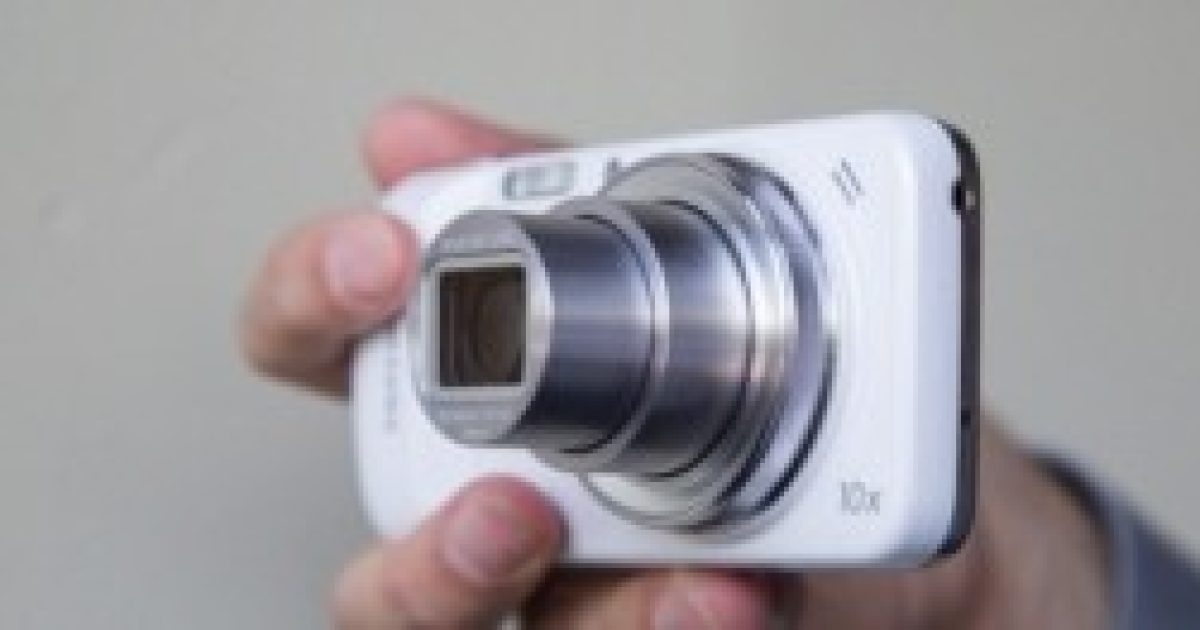 Samsung Galaxy S5 Zoom: camera da 19 mega pixel e display da 4,8 pollici