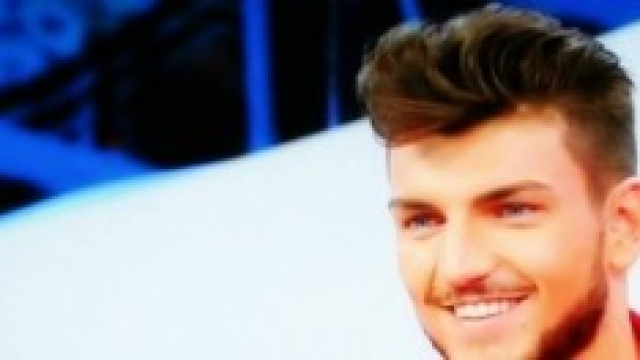 Uomini e donne oggi, 16 aprile: Marco bacia Jessica, richiama Noemi e ...