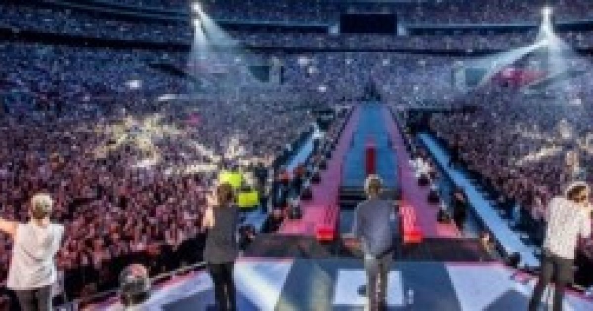 Delirio e fuochi d'artificio a San Siro per gli One Direction
