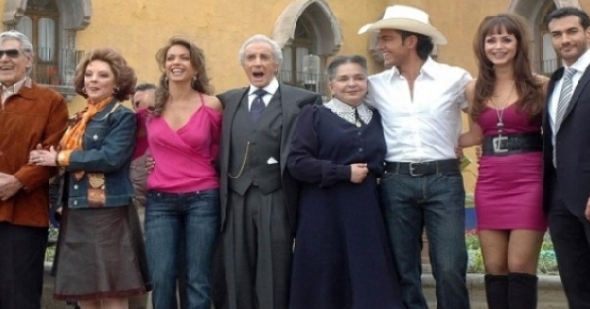 Confira os erros de gravação da novela mexicana ‘A Dona'