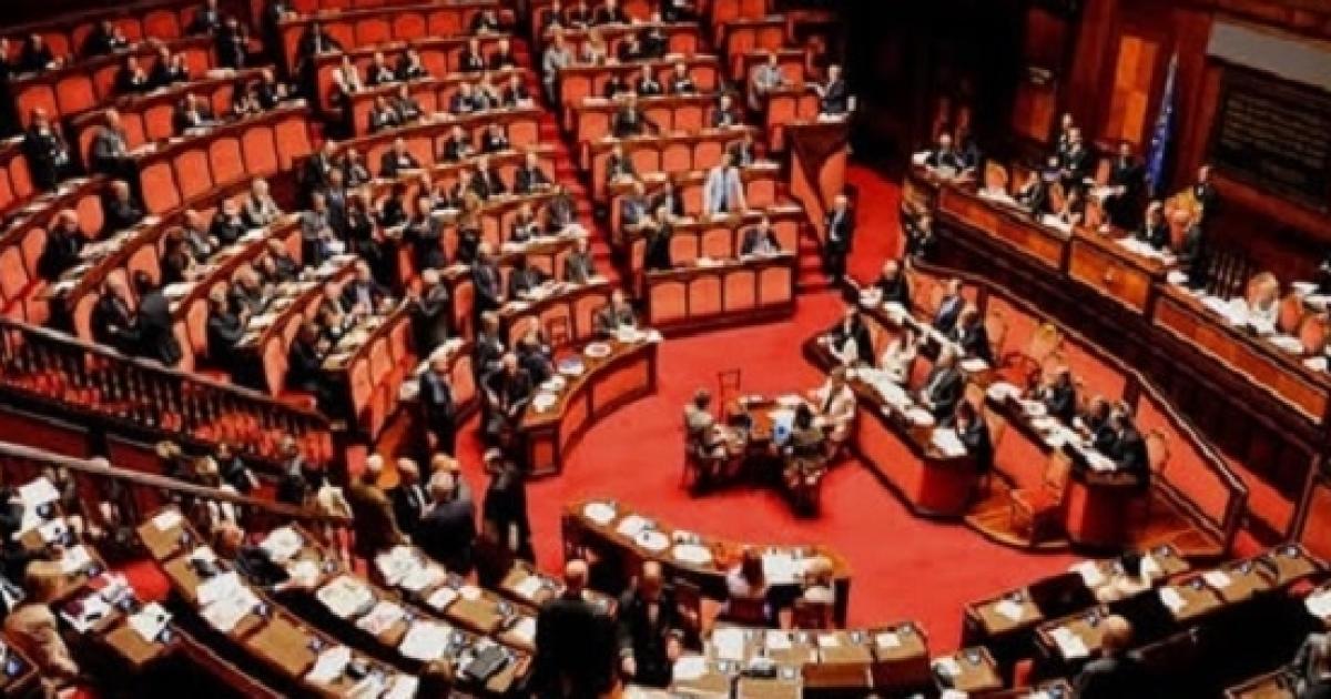 Aaa cercasi dignità dei parlamentari