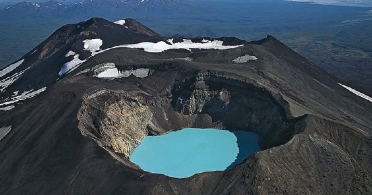 The acid lake of Karymsky, a masterpiece of nature