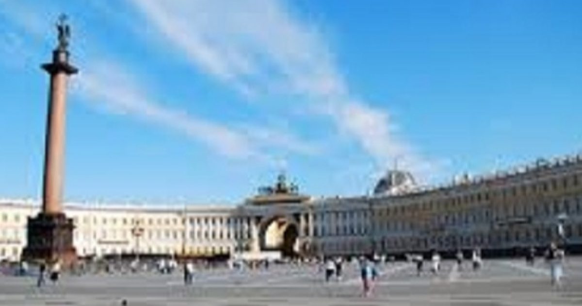 Chocolate Putin statue stars in St Petersburg festival