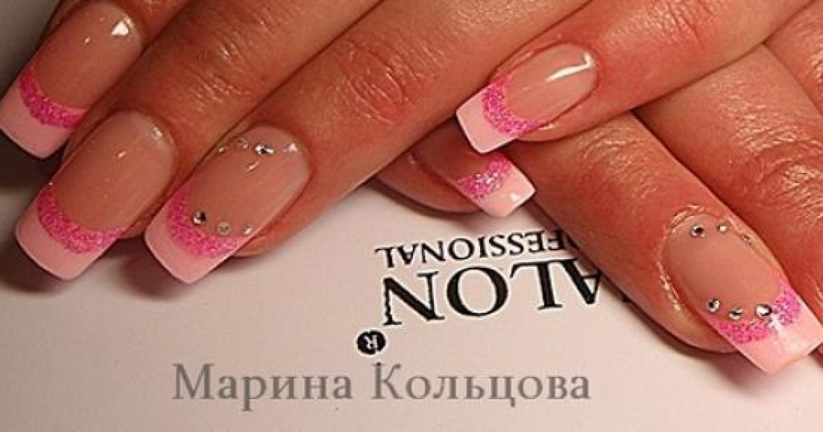 Tendenze nail art pe 2015: negative-space half-moon manicure e double ...