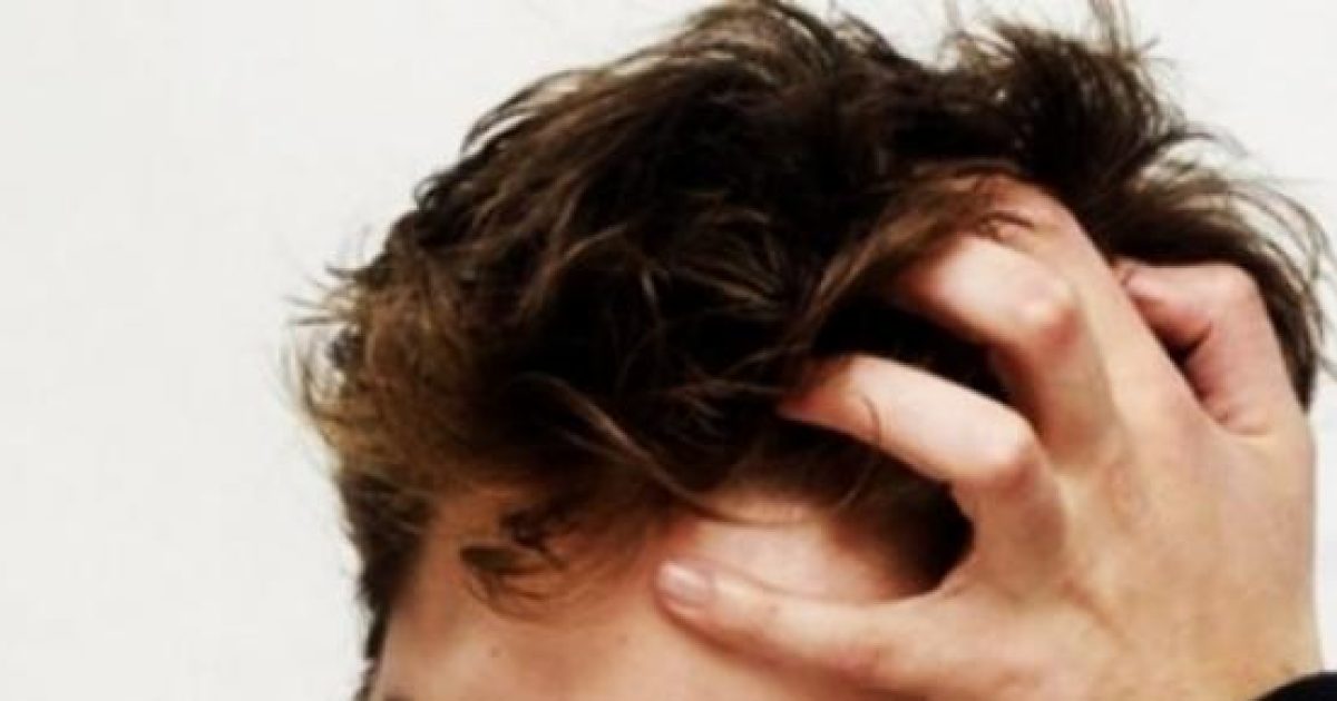 Calvizie, per favorire ricrescita occorre strappare i capelli: la ...