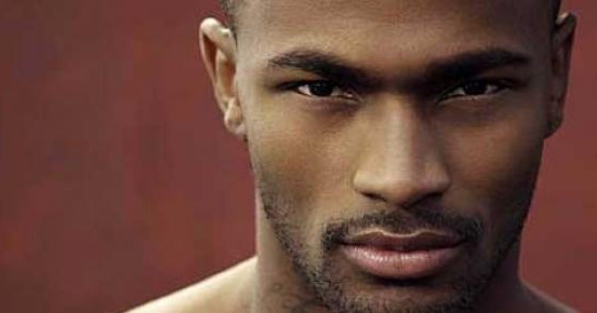Keith Carlos, ganador del último America’s Next Top Model, pillado desnudo