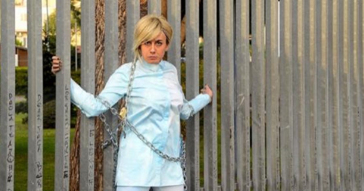 Emma Marrone e Virginia Raffaele: una simpatica esibizione ad Amici 14 ...