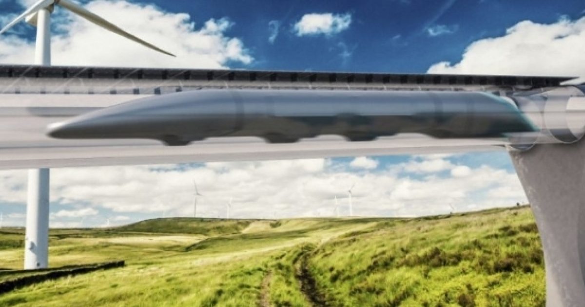 L’hyperloop sur la rampe de lancement à Dubaï