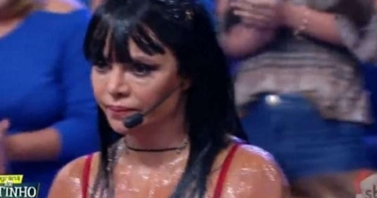 Ratinho faz brincadeira com funcionária em seu programa e reação dela é ...