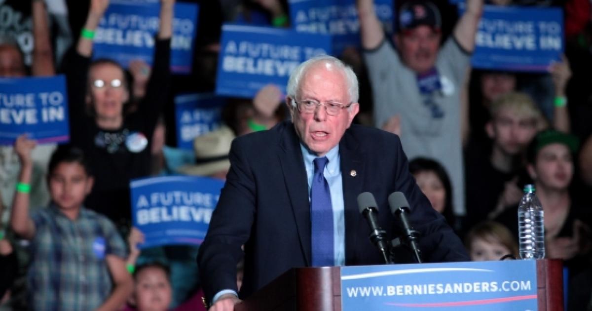 Bernie Sanders kills it in Seattle: Supporters are "Ready for political ...