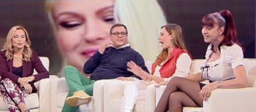 La prof trasgressiva infiamma Pomeriggio 5