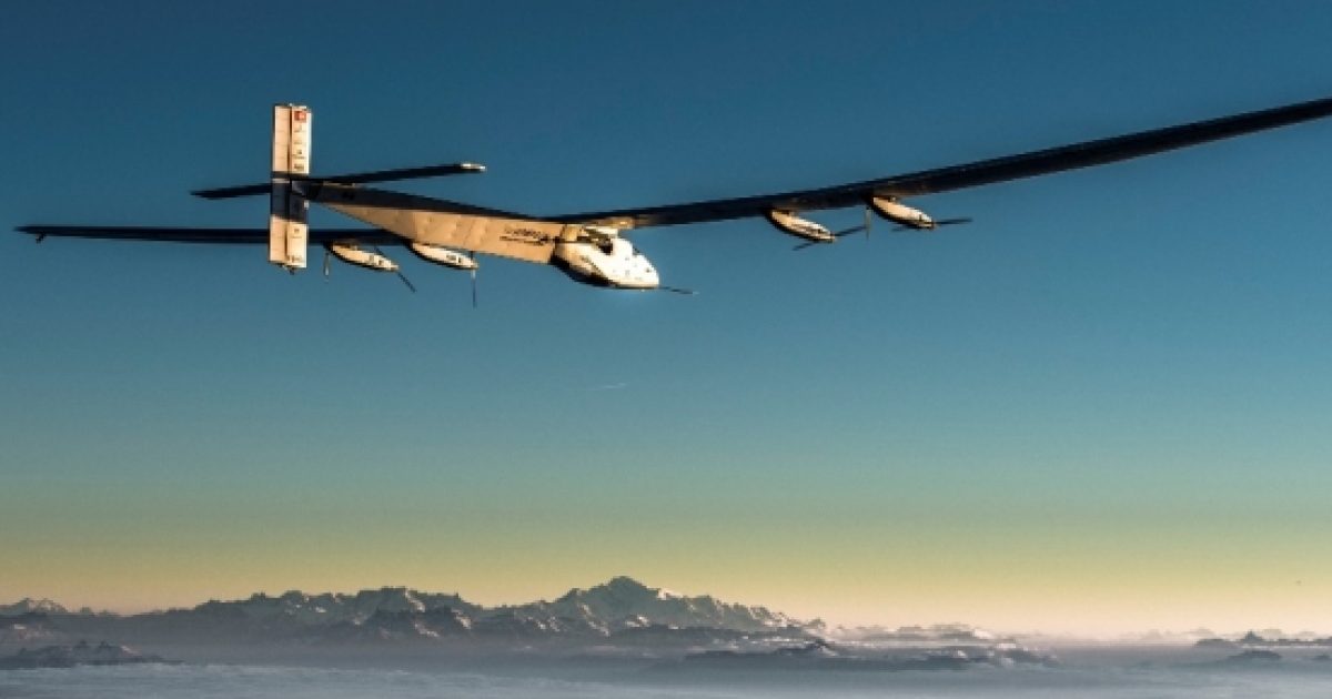 El 'Solar Impulse 2' inicia un nuevo trayecto global