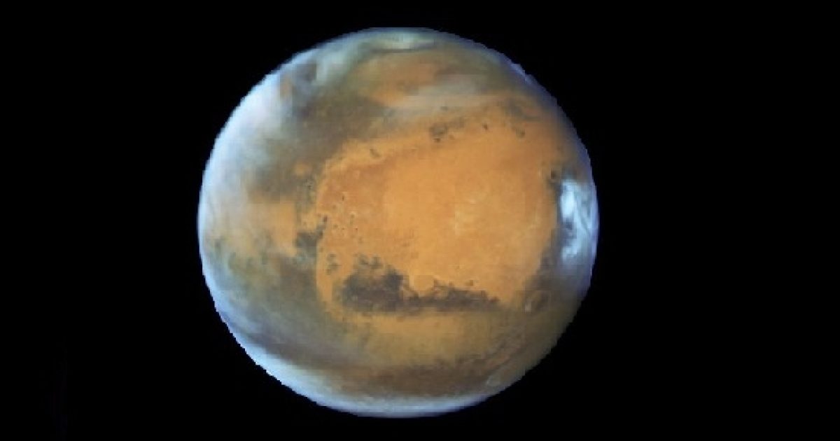 Eath and Mars are converging for a close encounter