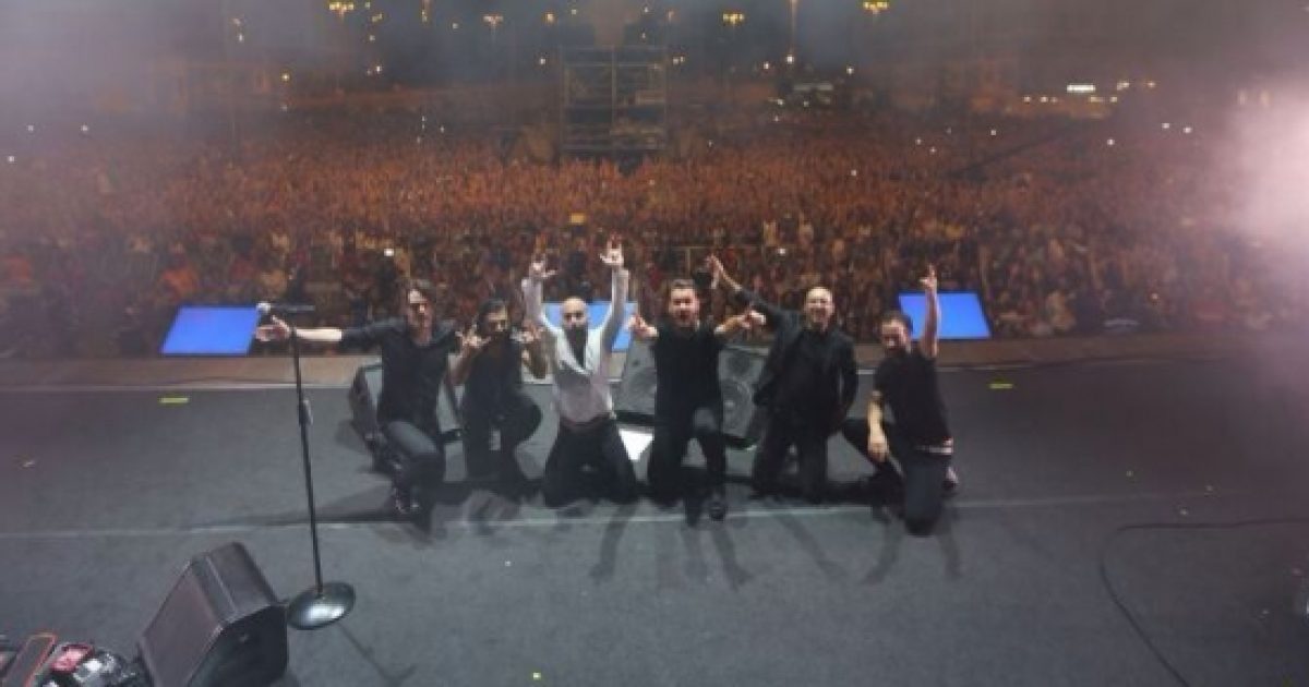 I Negramaro ieri a Roccaraso per la data zero del loro tour: fans ... I Negramaro ieri a Roccaraso per la data zero del loro tour: fans ...