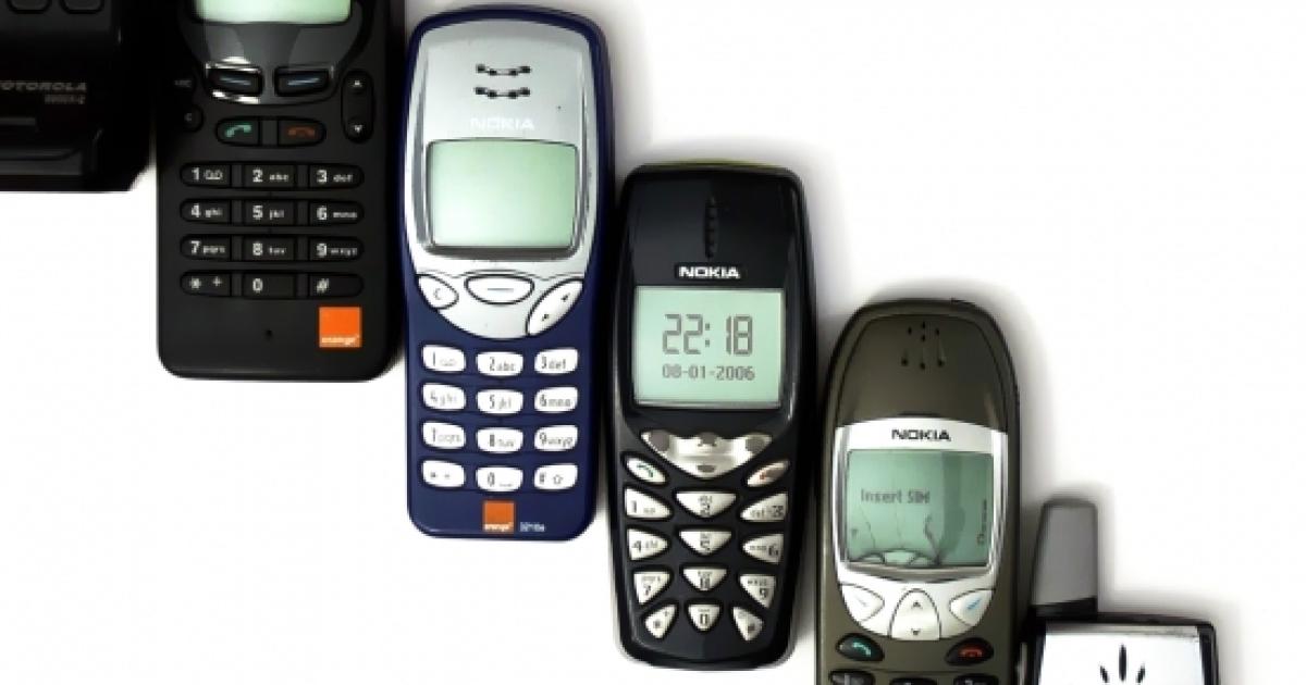Dall'iPhone ai primi Nokia: i 15 cellulari che hanno fatto la storia