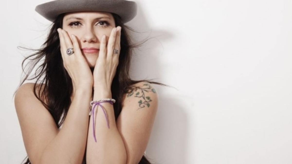 Elisa Toffoli con la sua voce conquista i cuori dei fan