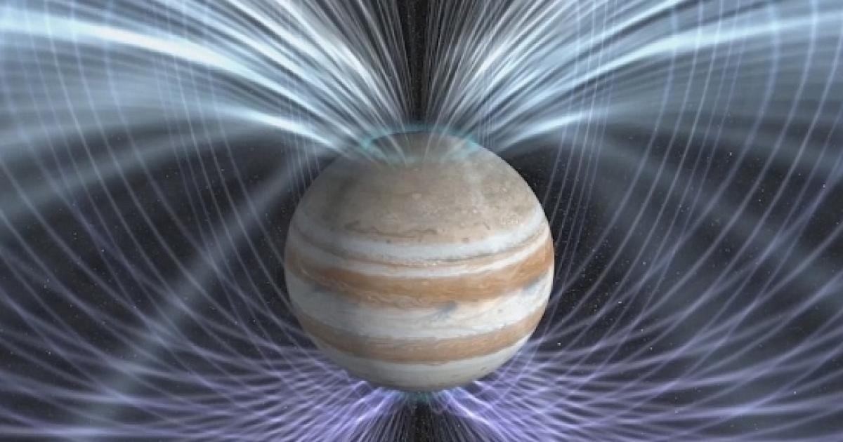 Hubble captures Jupiter´s intense auroras