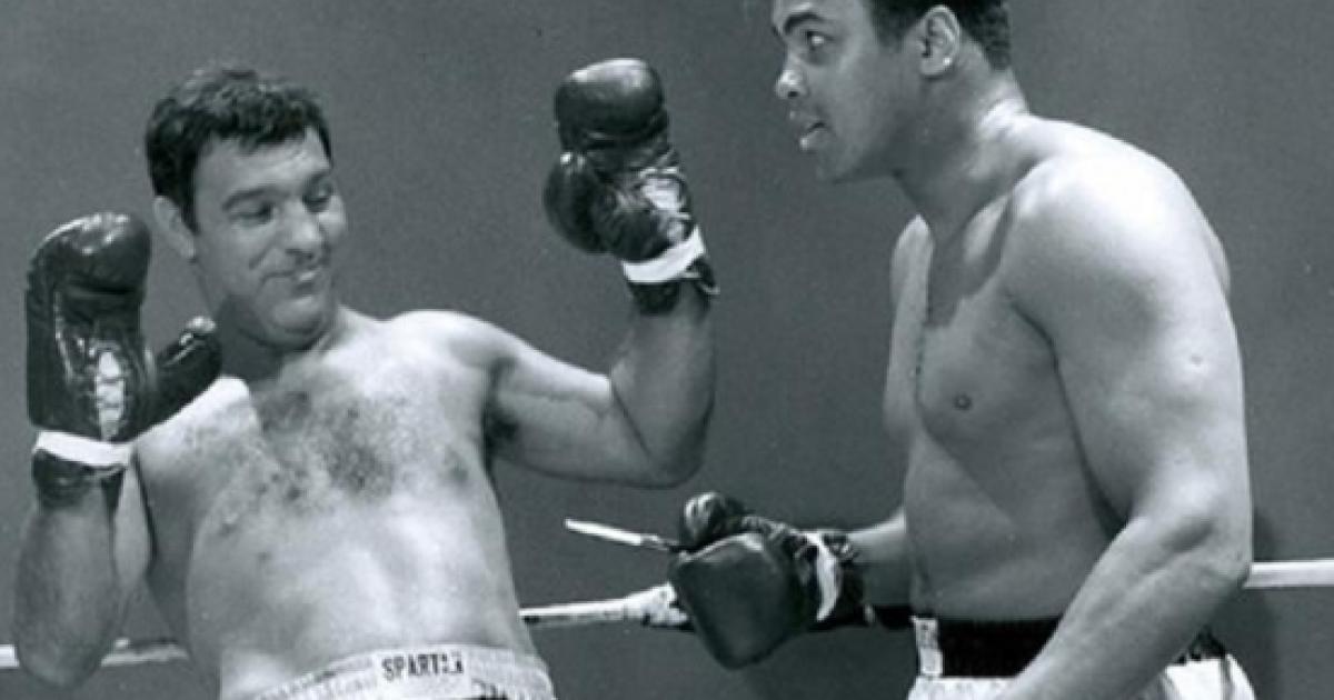 Quando Muhammad Ali sfidò Rocky Marciano in match virtuale: il video