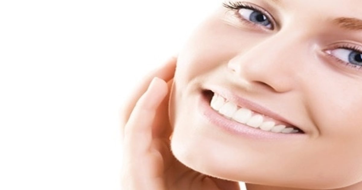 Pelos no rosto? Confira 2 formas incríveis de eliminá-los definitivamente