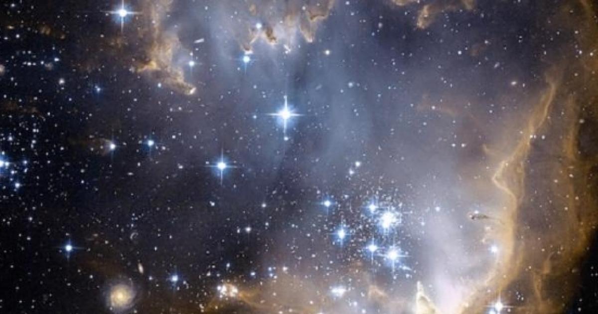 Dragonfly 44 Galaxy is almost entirely made up of invisible dark matter ...