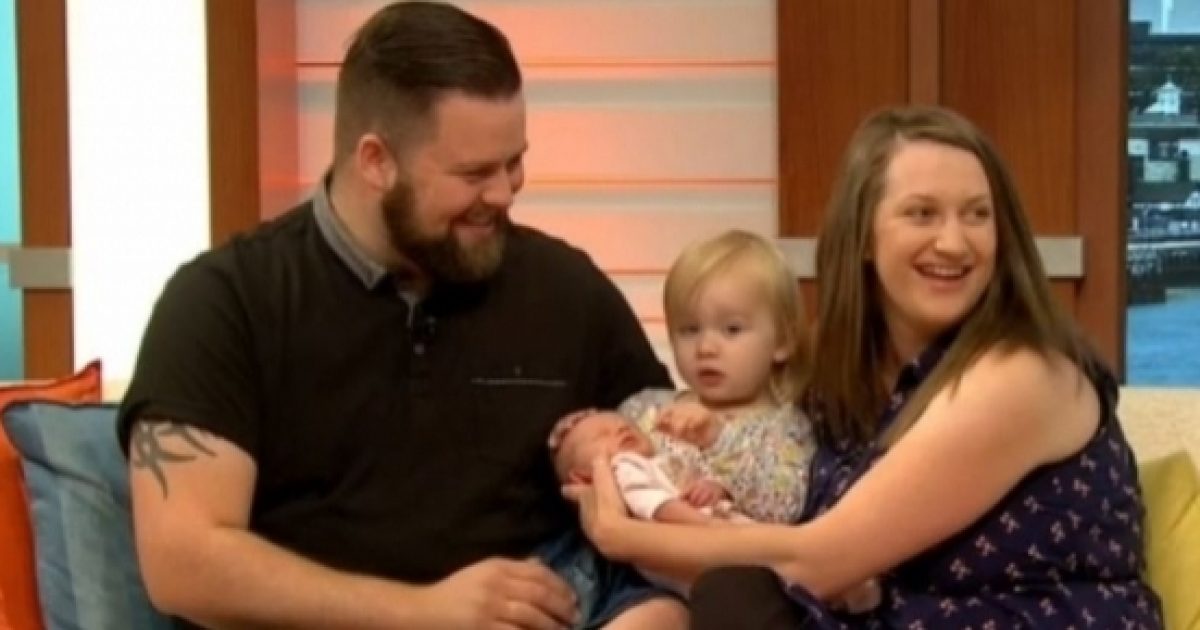Woman gave birth in less than a minute at hospital entrance