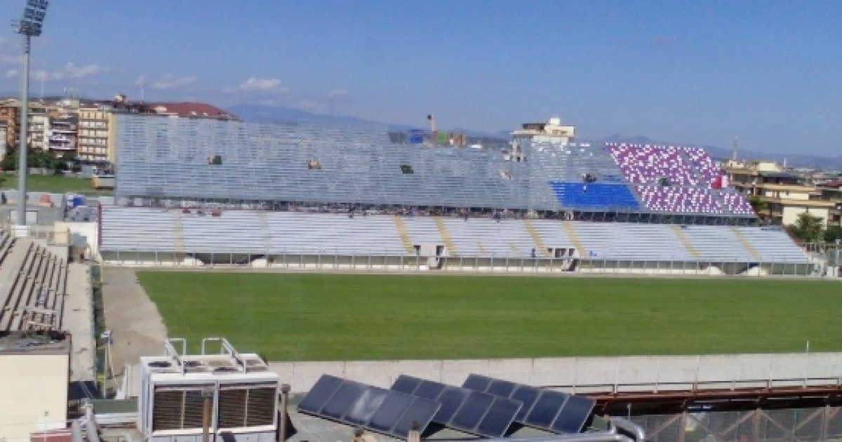 Stadio Ezio Scida: sopralluogo del CONI, visita a Crotone dell'ex ...
