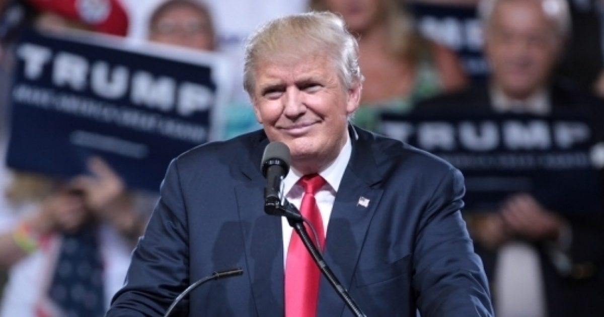 Donald Trump RV comes to the rescue with supplies for Hermine victims