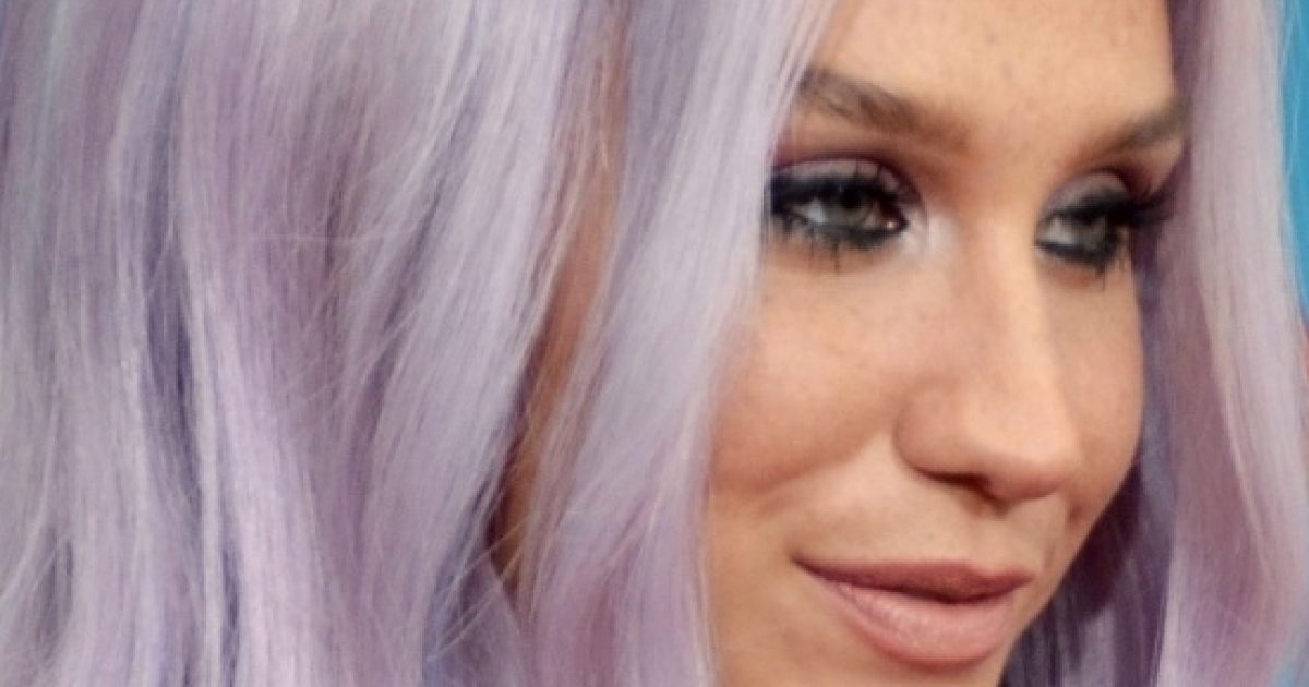 Kesha flaunts imperfect beach body, booty, belly with perfect chutzpah ...