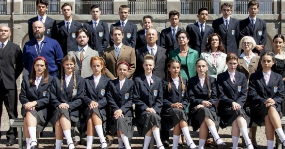 Replica Il Collegio terza puntata del 16 gennaio su RaiPlay.it