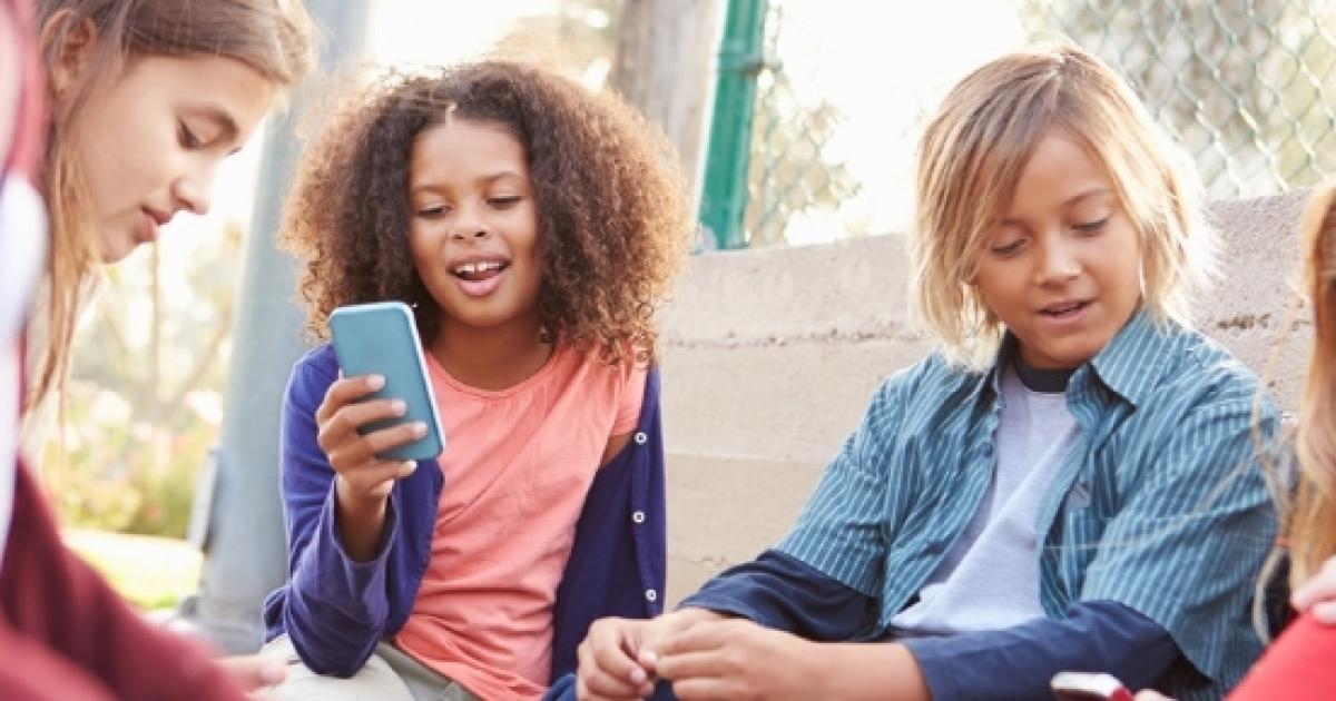 The relationship between children and parents is affected by social media