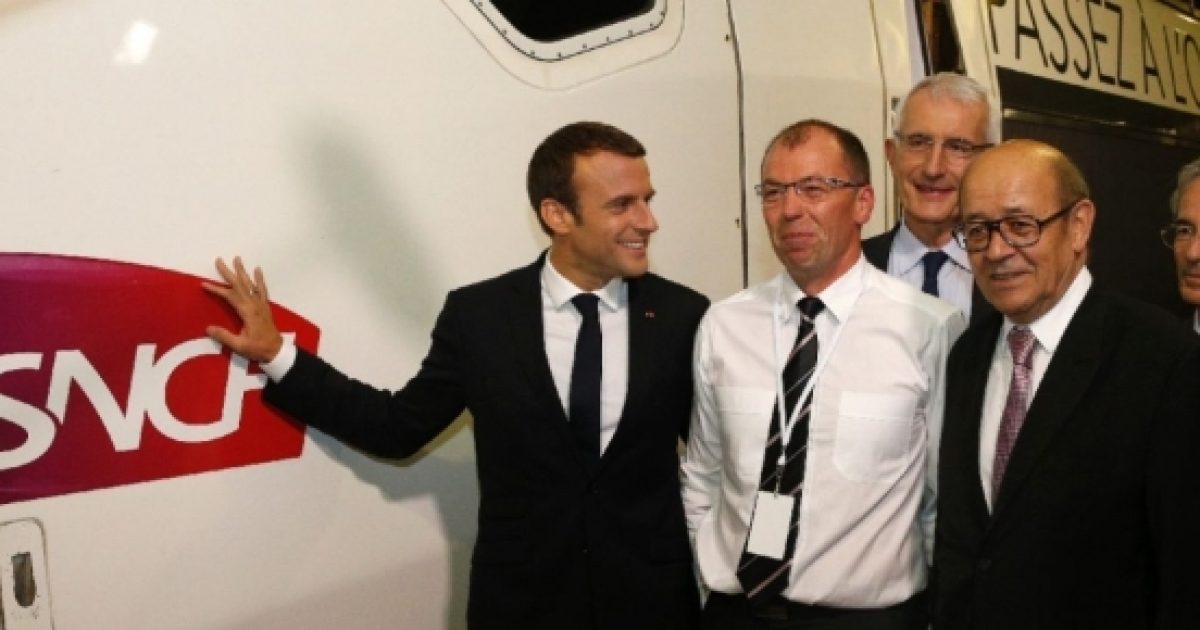 Macron souhaite mettre l'accent sur le social