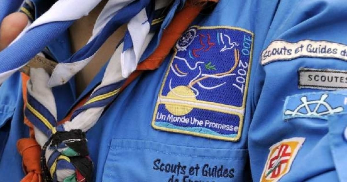 Toujours plus de scouts. Enquête au pays de la chemise et du foulard.