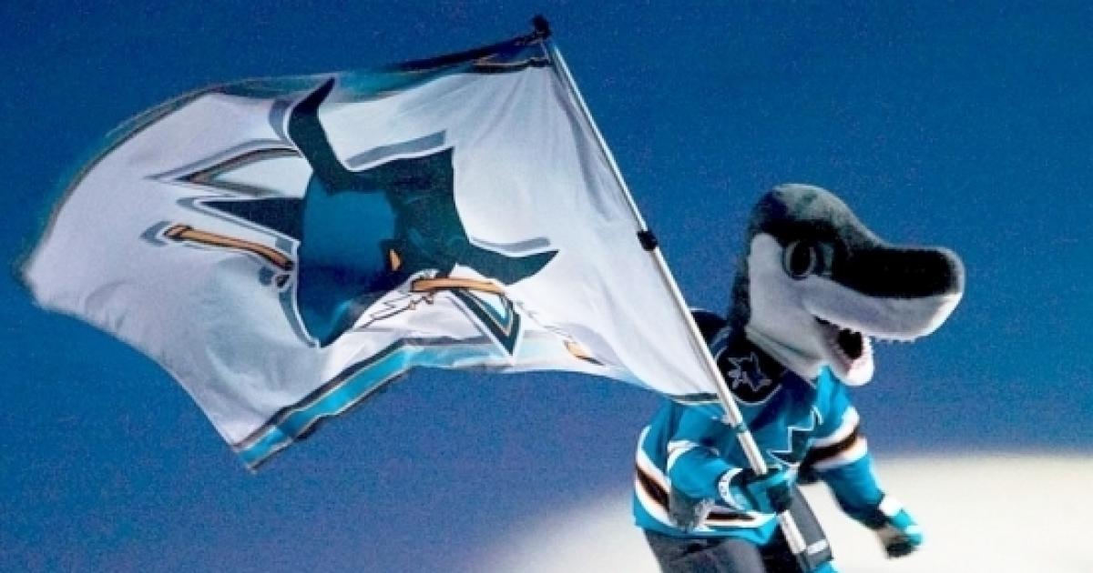 Sharks thrash Canadiens on road to second win