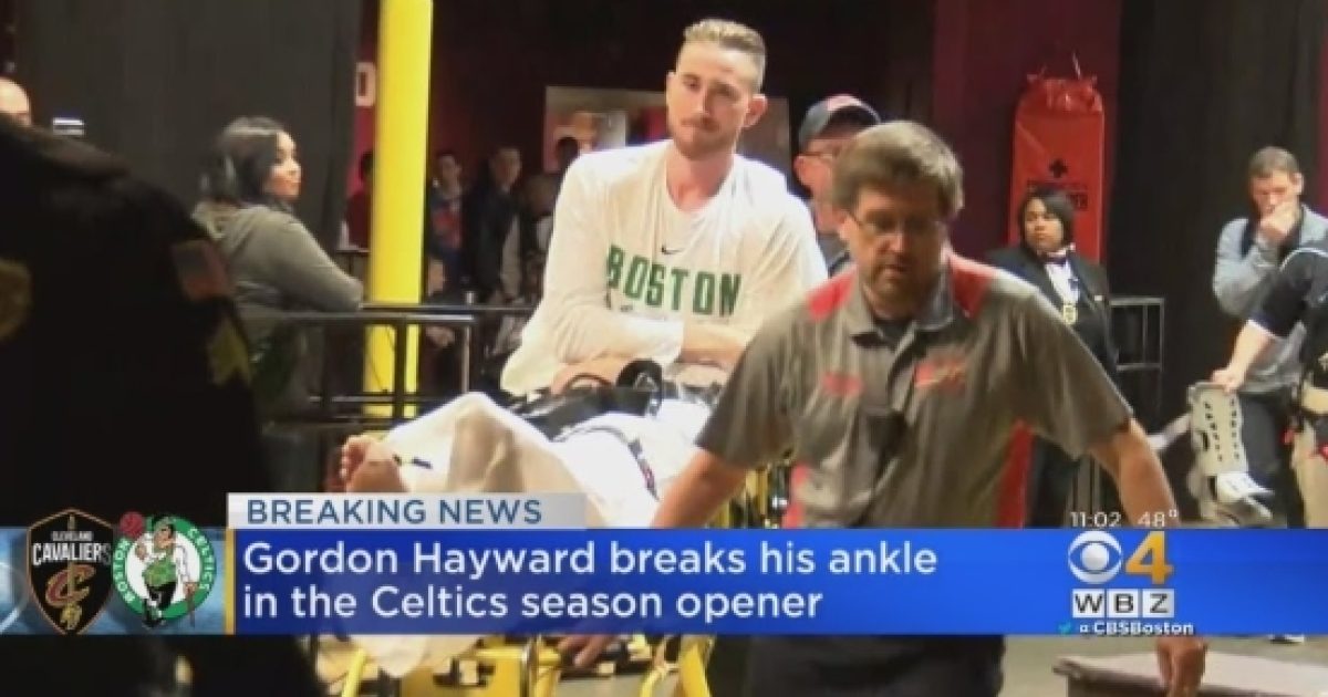 Isaiah Thomas visits Gordon Hayward following gruesome injury
