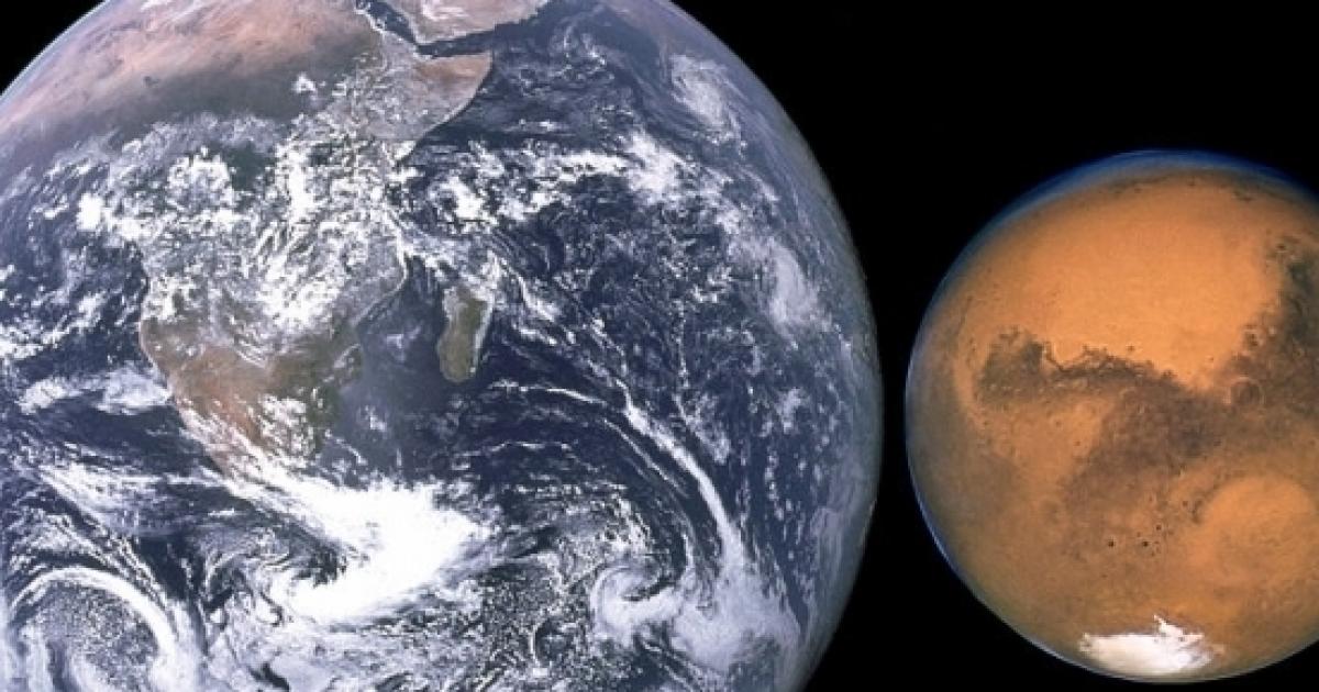 What is the distance to Mars and how long will it take to reach the red ...