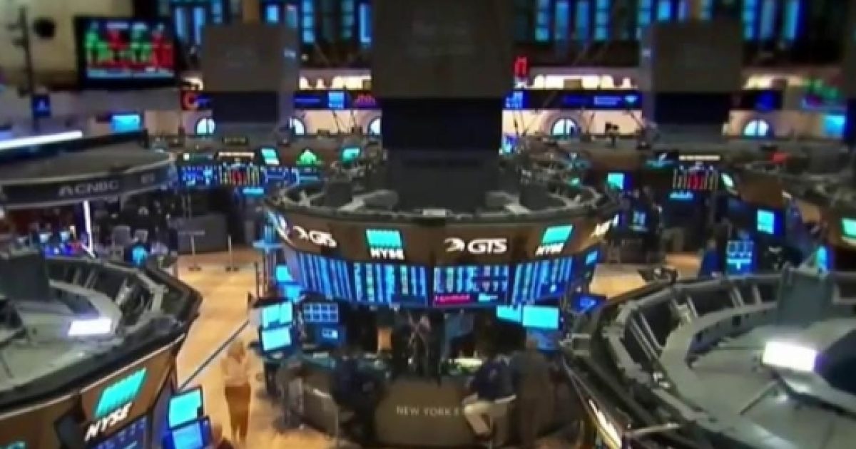At Wall Street: Dow Jones over 23,000 points