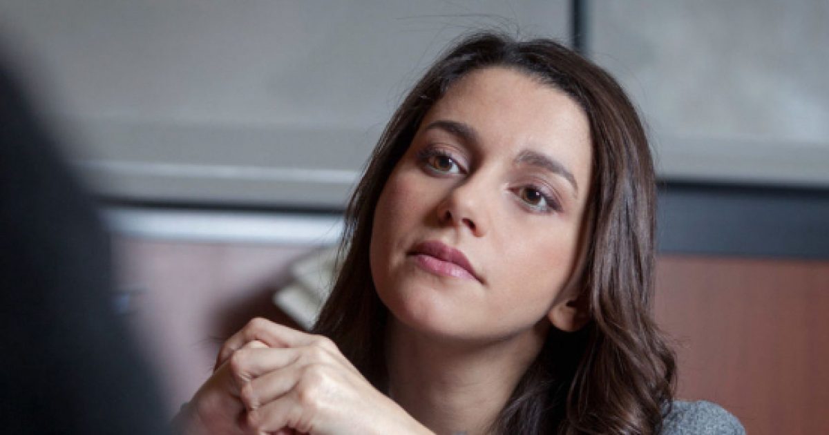 Duro abucheo a TV3 por una bochornosa y despreciable jugarreta a Inés ...