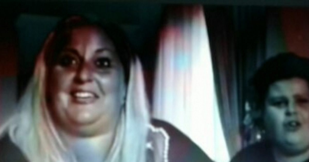 Saluta Andonio a Le Iene, la webstar tra serate e foto osé delle fan: video