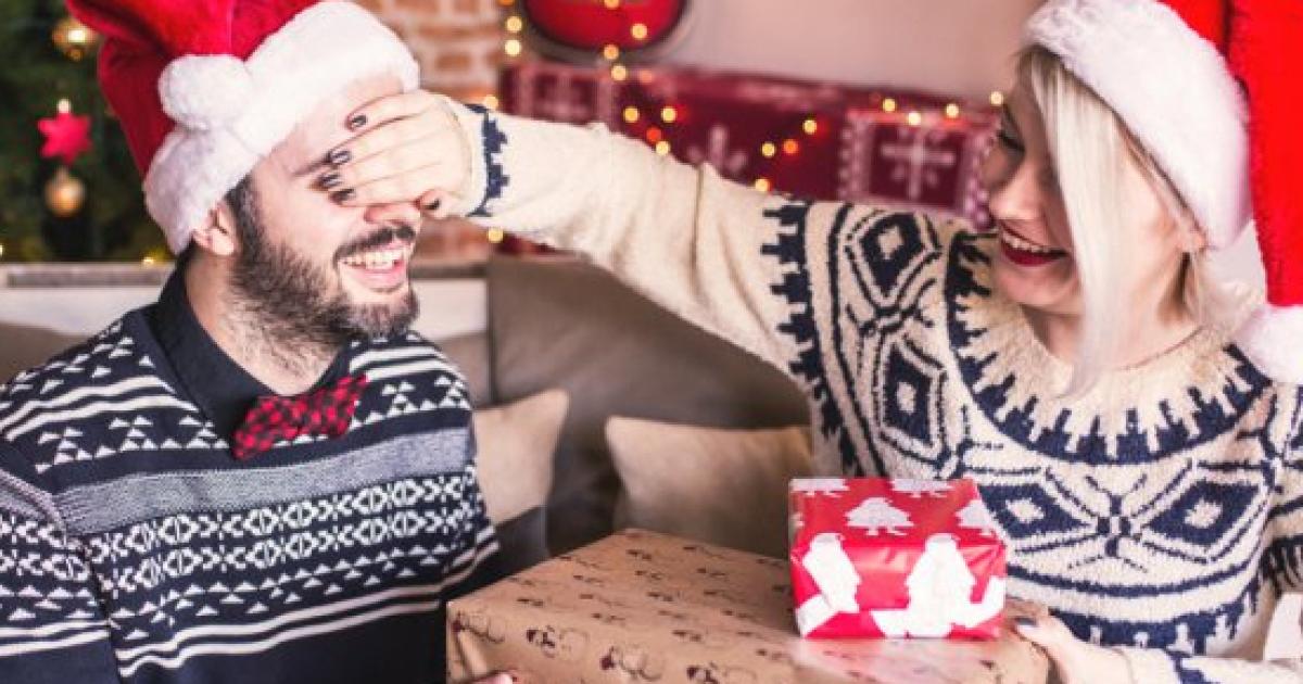 Cosa regalare a Natale al proprio fidanzato: idee per ogni ragazzo