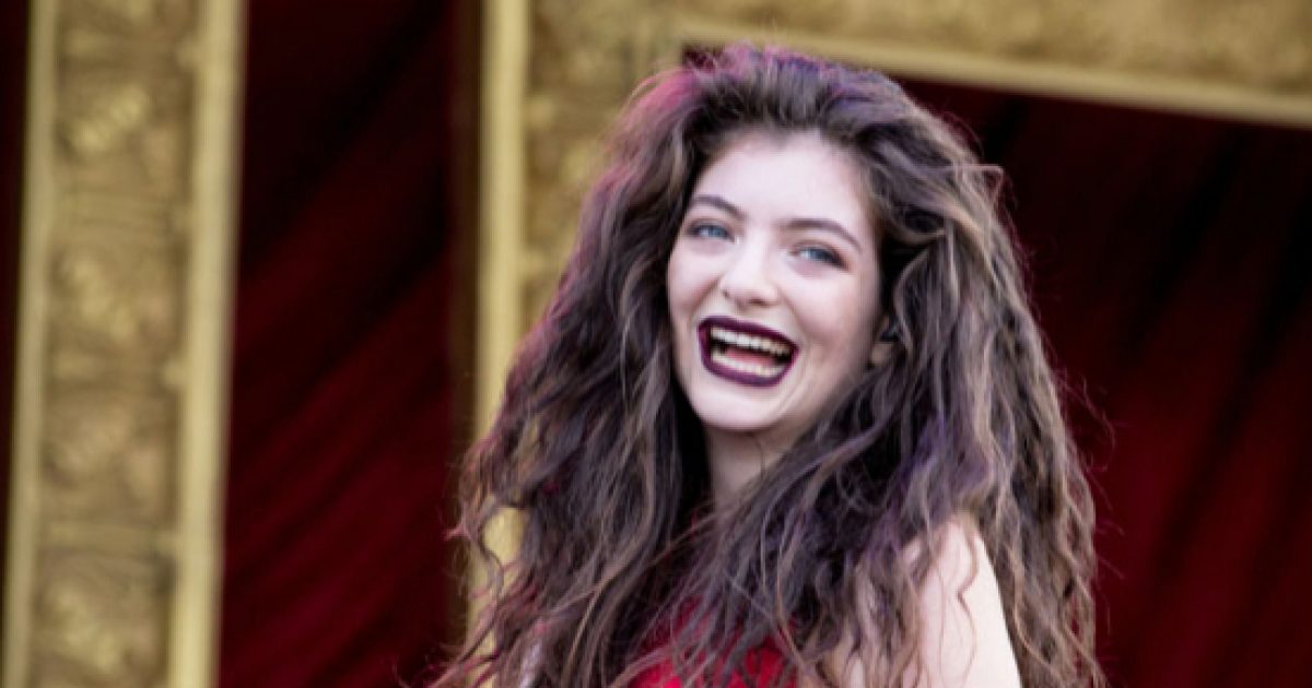 Parents perfectly prank Lorde fan daughter for Christmas Day