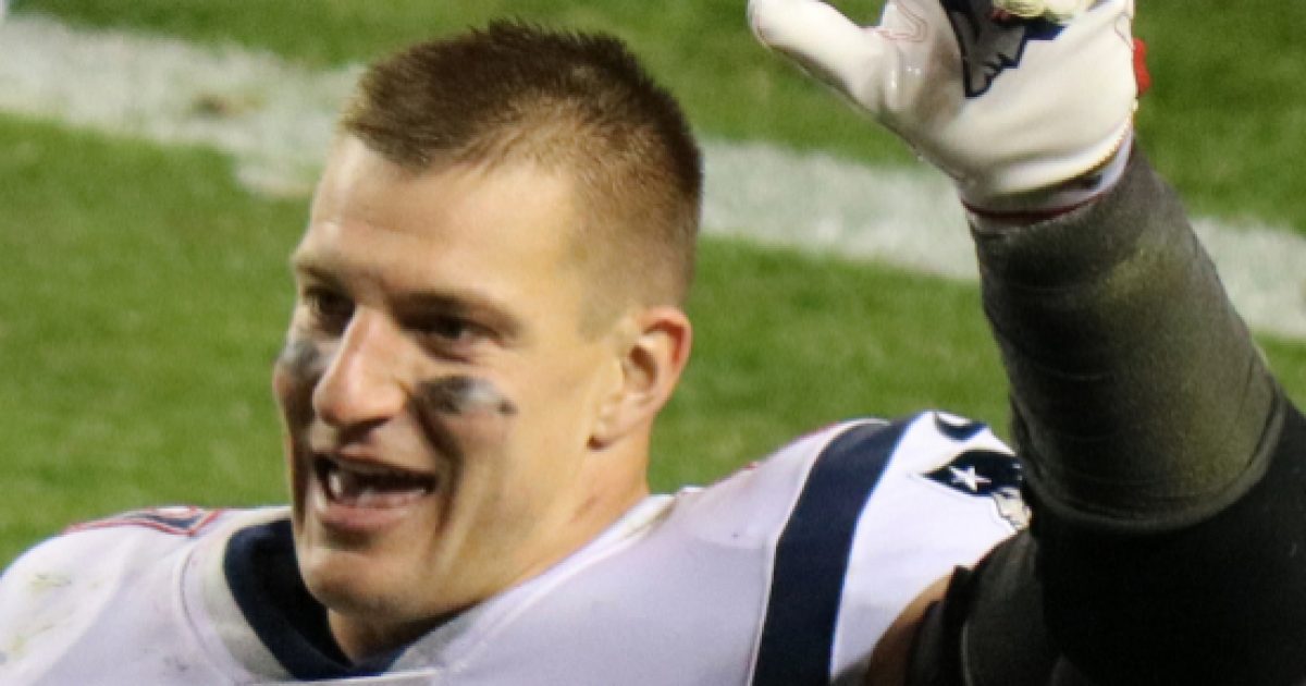 Why Gronk deserves bonk of a suspension for illegal neck hit on White
