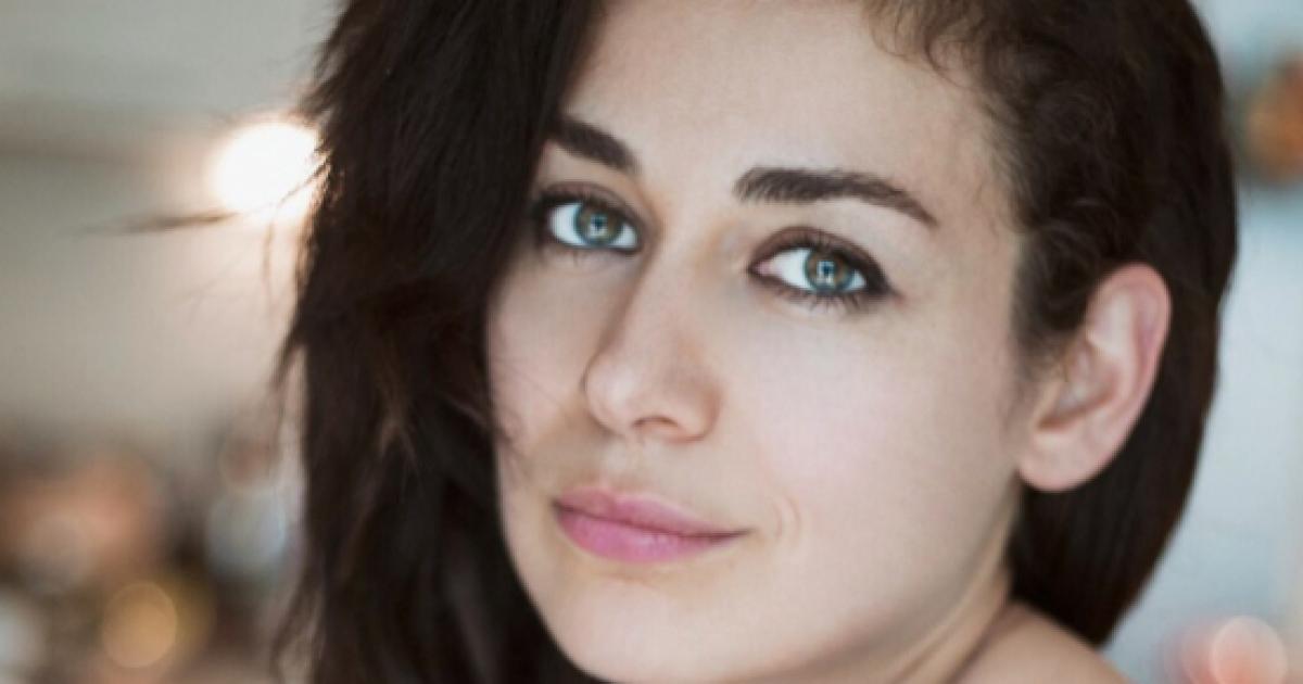 Sunburns and action: Interview with actress Helena Antonio