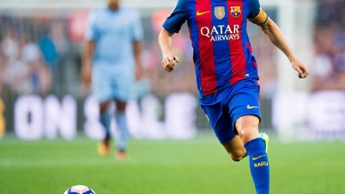 Andres Iniesta back in training for FC Barcelona at the right time