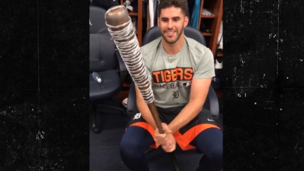 Lucille from 'The Walking Dead' is the newest baseball spring training ...