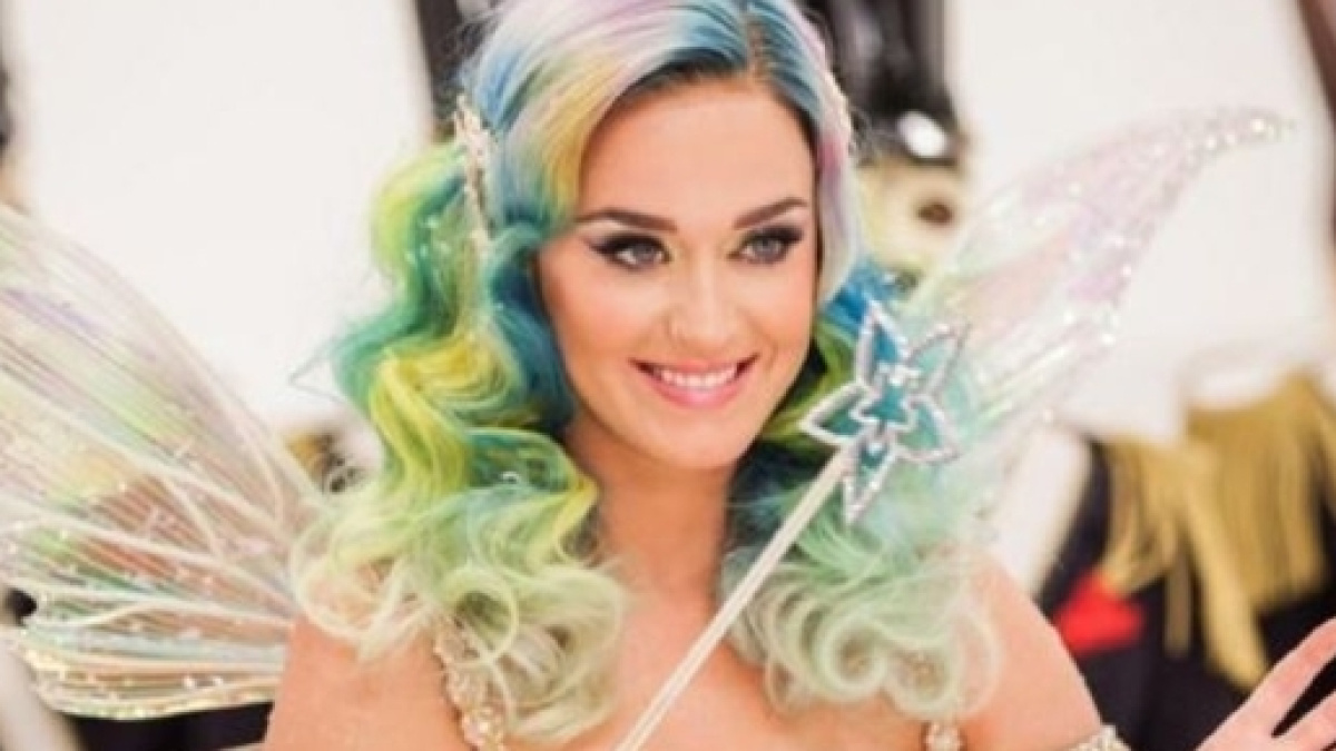 Katy Perry to launch a new makeup line