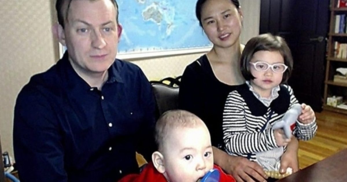 Professor Robert E. Kelly and family interviewed by BBC about 'that ...